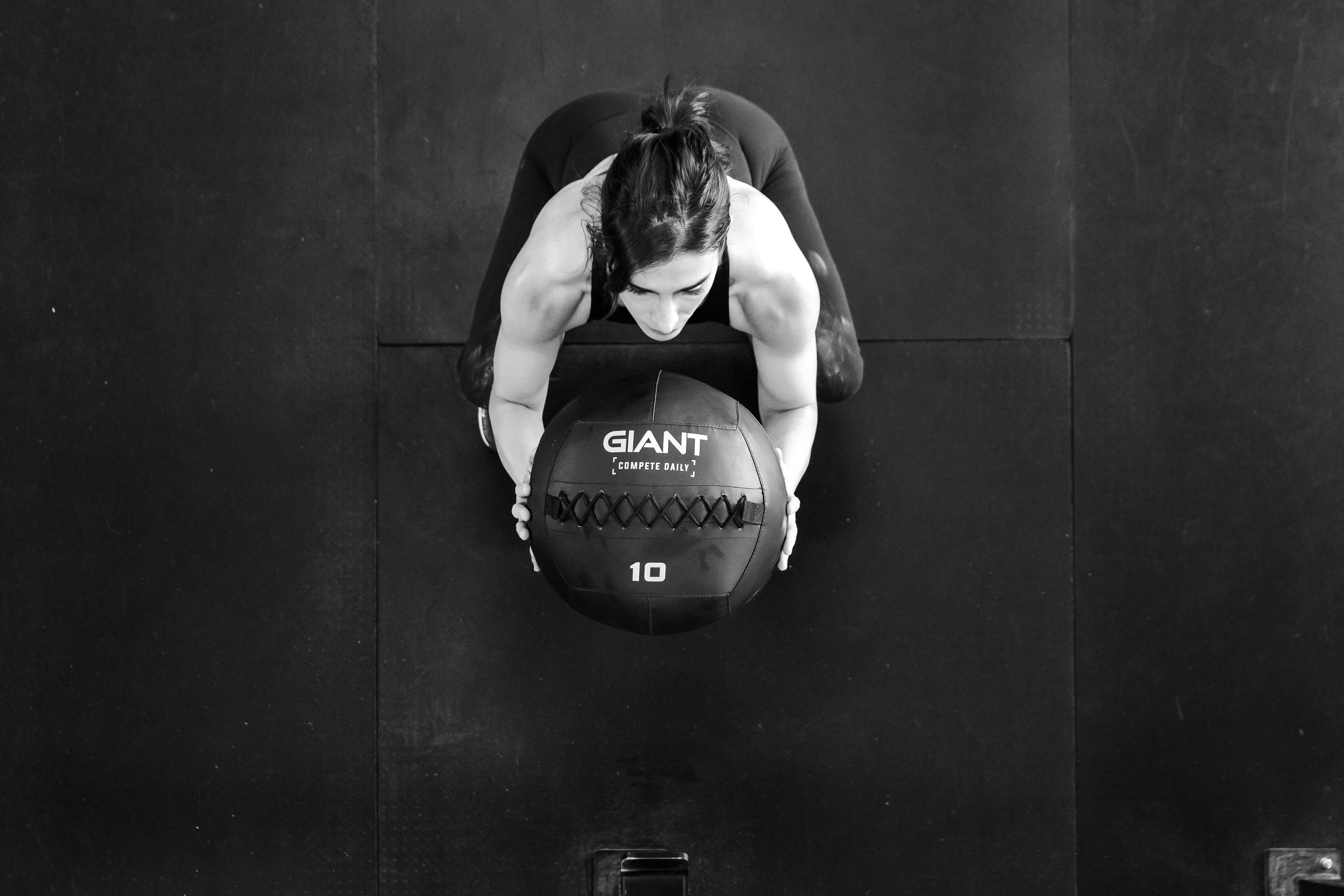 GIANT Medicine Balls – Giant Lifting