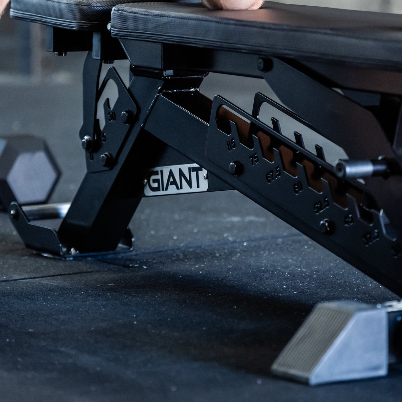 GIANT F85 Adjustable Bench – Giant Lifting