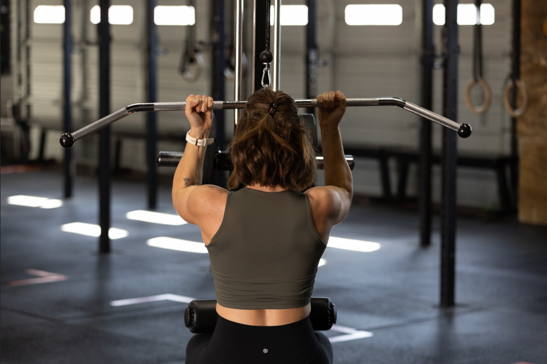 GIANT Lat Pulldown Cable Attachment – Giant Lifting